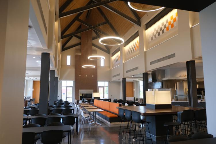 Interior of West Campus Dining Hall | | utdailybeacon.com