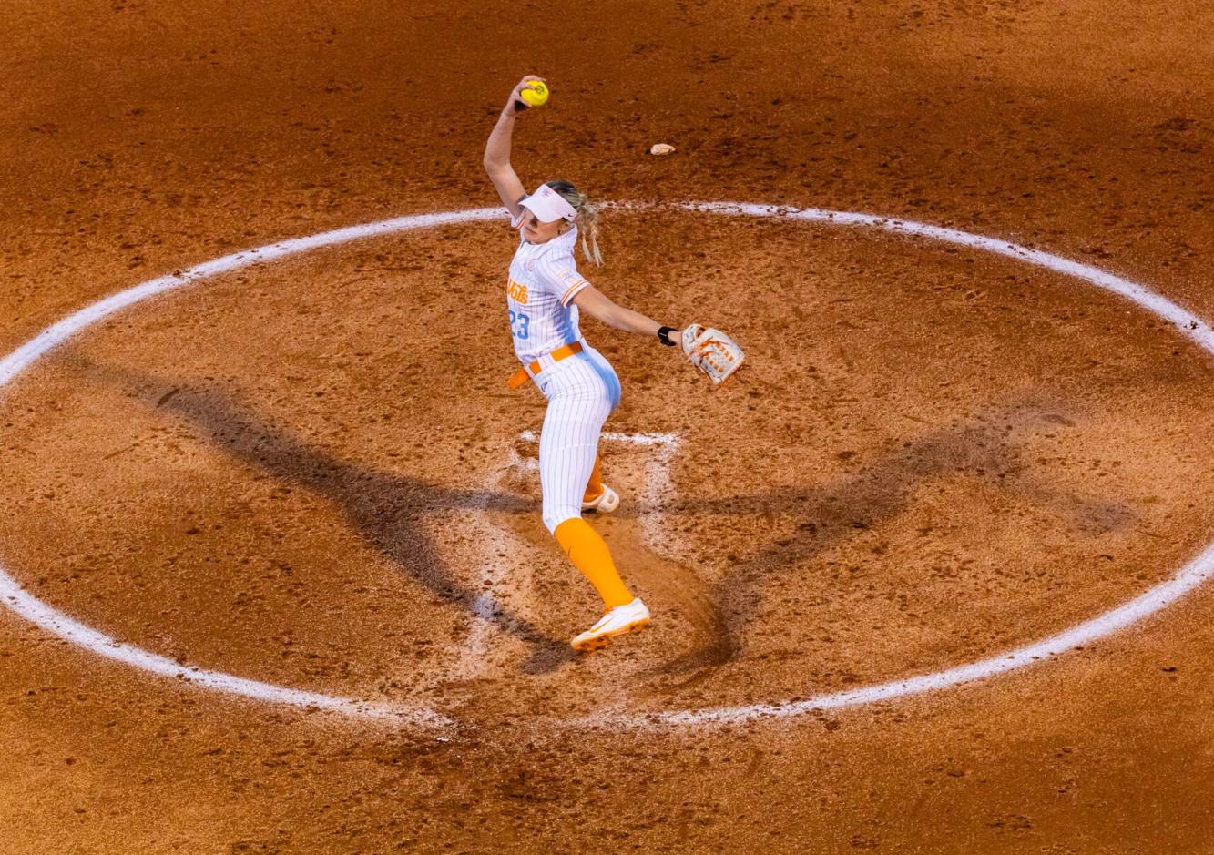 Karlyn Pickens throws fastest pitch in history for Tennessee softball ...