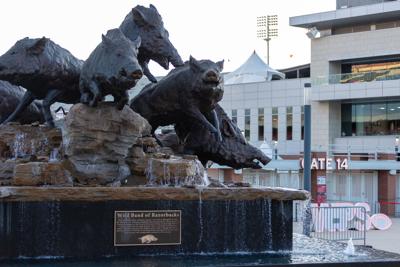 Storylines, notes, how to watch Tennessee football at Arkansas ...