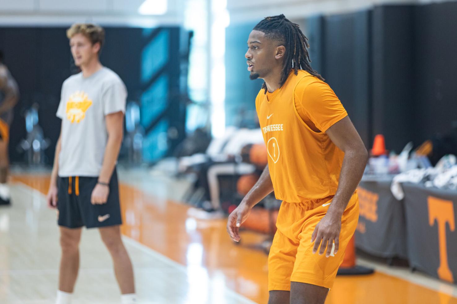 Rick Barnes updates status of Chaz Lanier, J.P. Estrella for Tennessee ...