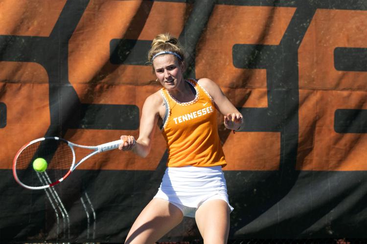 Woman's Tennis vs. Arkansas | Featured Photos | utdailybeacon.com