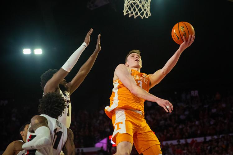 How Dalton Knecht compares to Kevin Durant in Rick Barnes' eyes | Men's Basketball ...