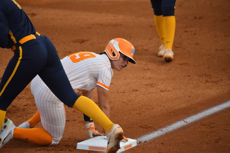 PHOTOS: Softball vs. ETSU | Featured Photos | utdailybeacon.com