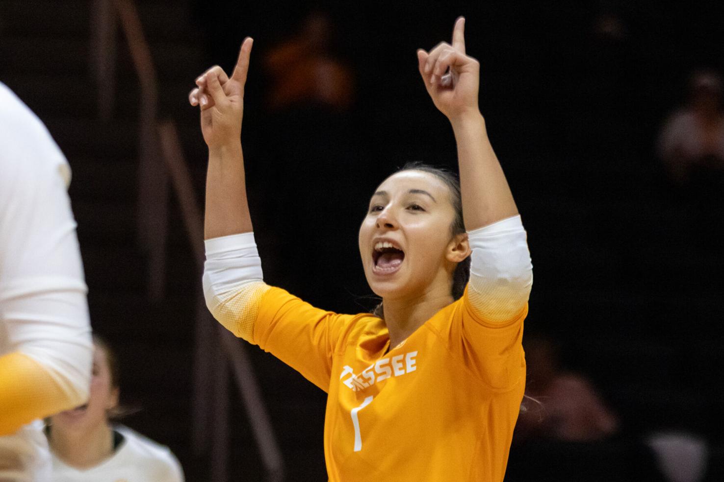 Tennessee volleyball sweeps Samford | Volleyball | utdailybeacon.com