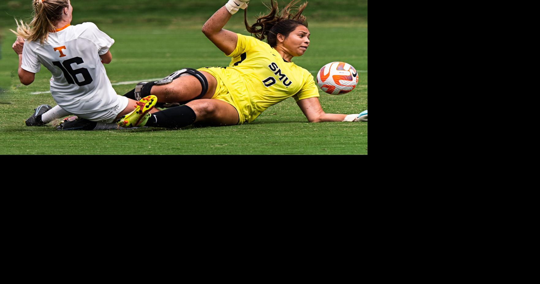 PHOTOS - Lady Vols Soccer vs SMU | Gallery | utdailybeacon.com