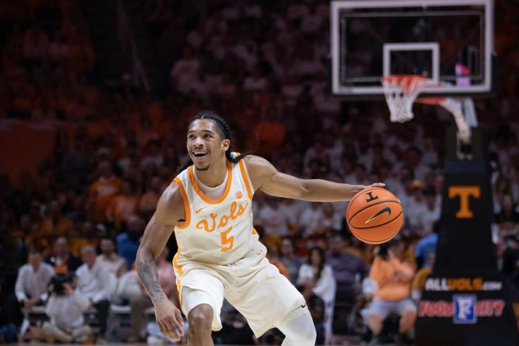 PHOTOS: Men's Basketball vs. Alabama | Featured Photos | utdailybeacon.com
