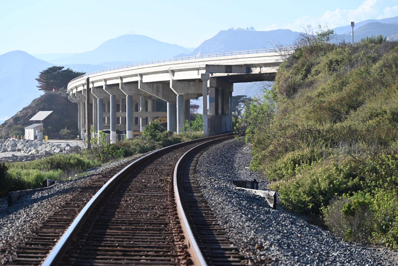 PCH Bridge Removal: PCH bridge over railroad tracks to be torn down ...
