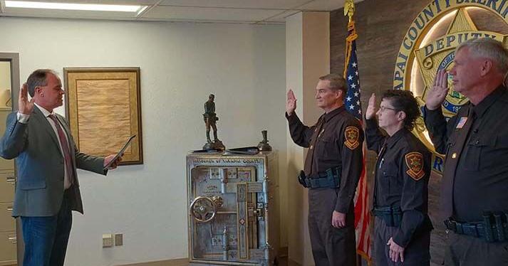 Volunteers sworn in to help YCSO | Features | verdenews.com