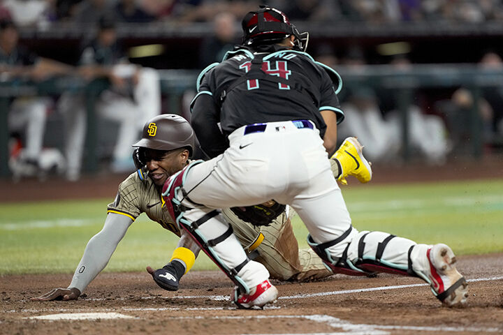 Padres batter listless Diamondbacks 13-1 | Sports | verdenews.com