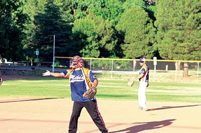 Cottonwood men's softball league heats up | Sports | verdenews.com
