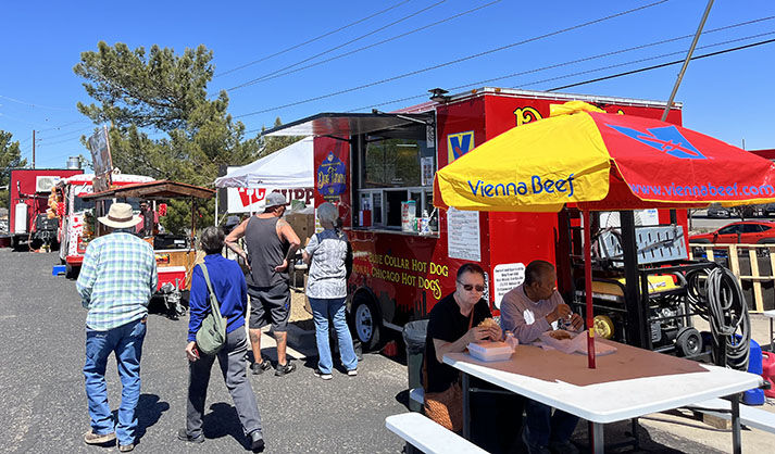 Food trucks gather in front of Tractor Supply | Features | verdenews.com