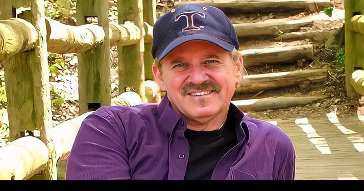 John Ford Coley with Tom Wurth at Sound Bites Grill | Kudos | verdenews.com