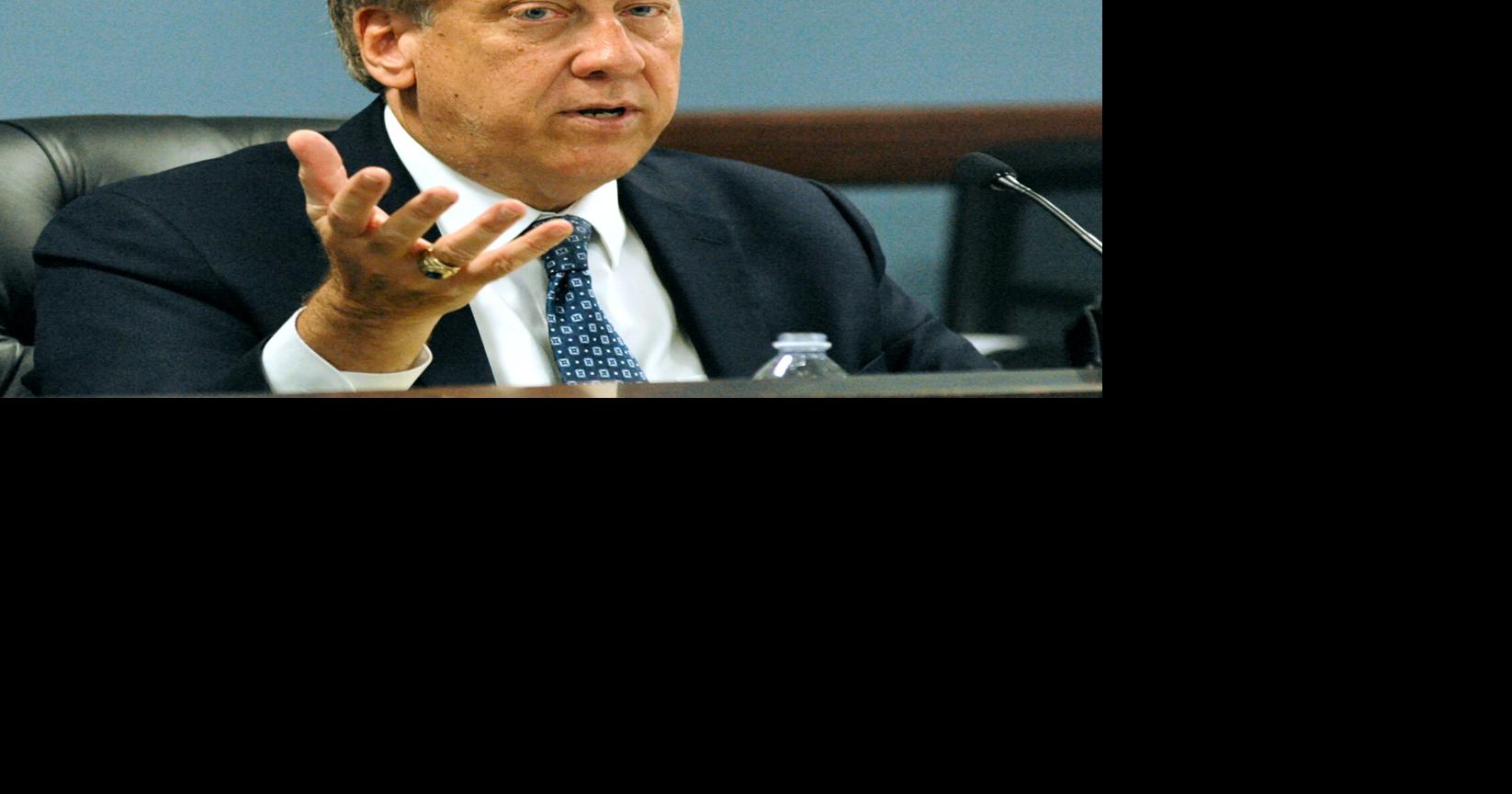 Two commissioners say APS making too much money | News | verdenews.com