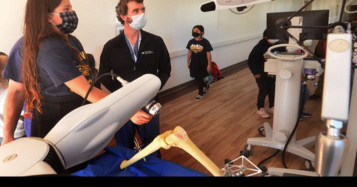 MVP students name VVMC surgical robot ‘Stitch’ | News | verdenews.com
