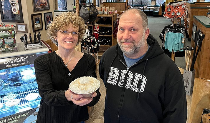 Diner supports waitress with cancer battle | News | verdenews.com