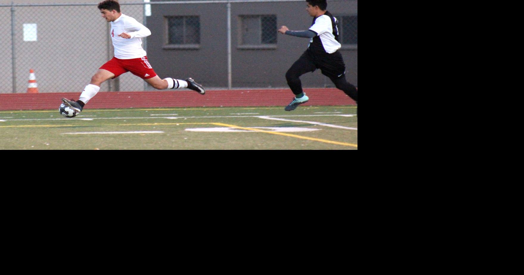 Mingus boys soccer builds unbeaten streak but loses All-State caliber ...