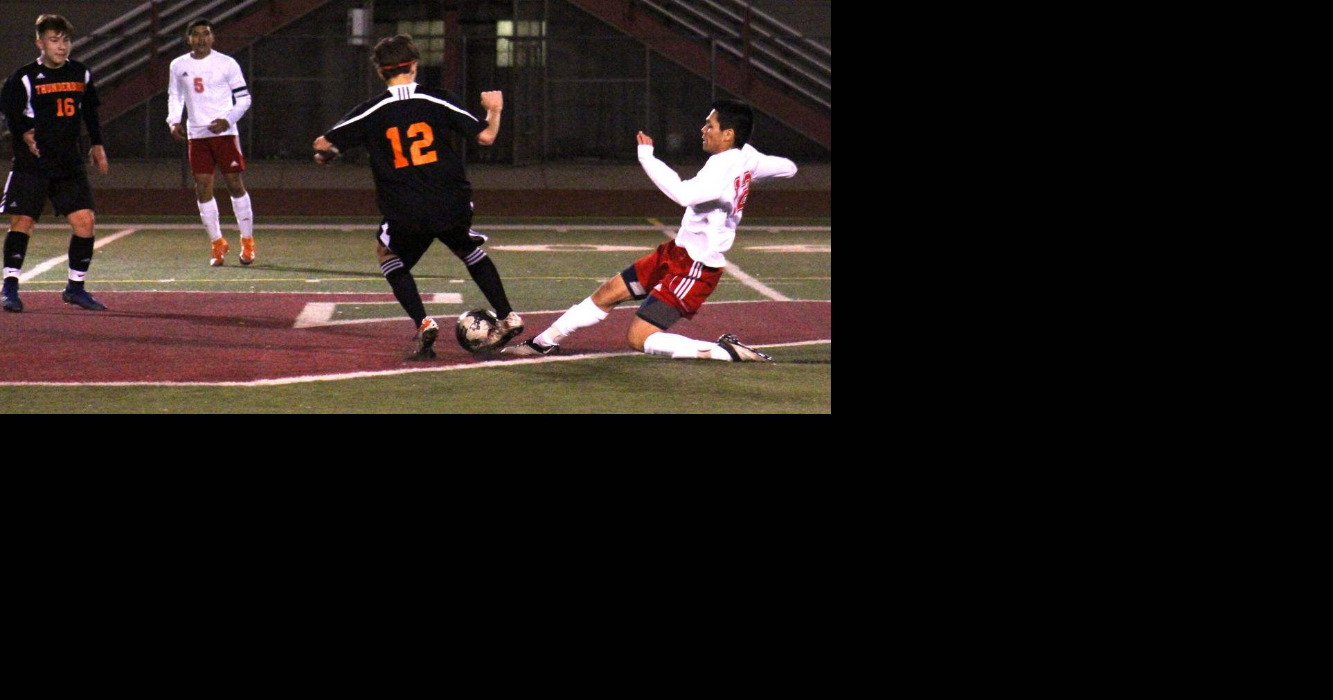 Mingus boys soccer falls to Thunderbird 3-1, eyes playoff spot | Sports ...