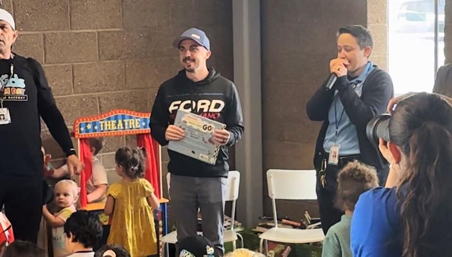 Actor-turned-NASCAR driver Frankie Muniz inspires Arizona youth with ...