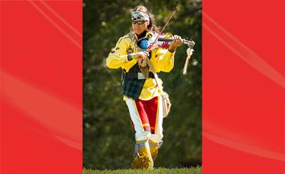 Celtic Indian Arvel Bird performs in Old Town | Kudos | verdenews.com