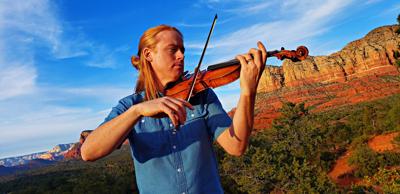 The Sound of Sedona with 'Fiddler On The Rock' | Kudos | verdenews.com