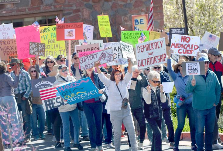 Protesters rally in Sedona and Arizona | News | verdenews.com