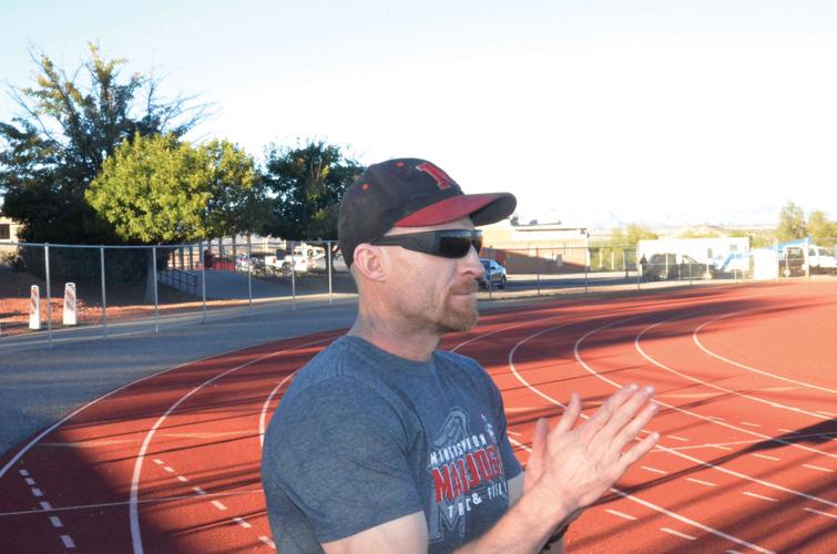 Mingus boys track strength lies in middle distance events | Sports ...