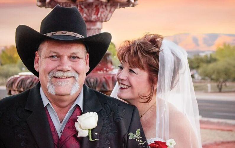 Newlyweds: Ron Jiles and Julie Dodge | Celebrate | verdenews.com