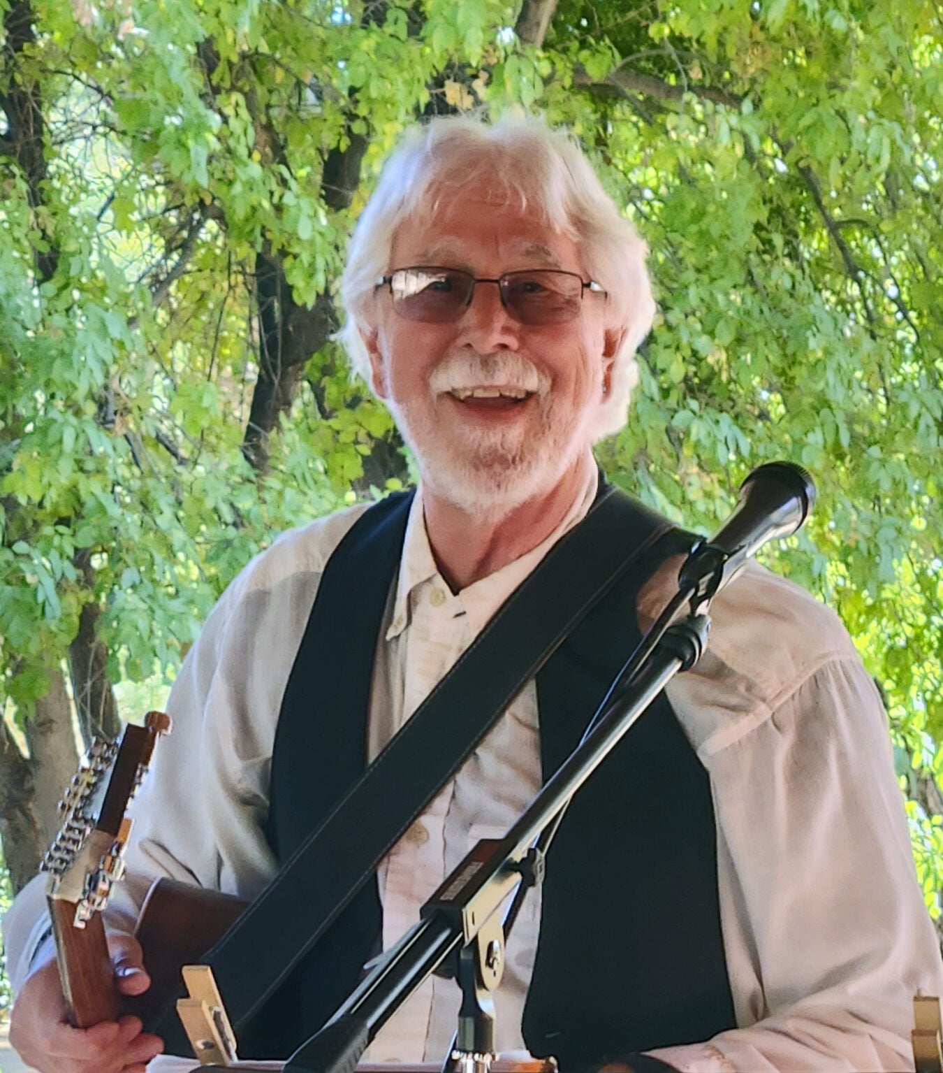 Pat Tucci Plays Solo at Vino di Sedona | Kudos | verdenews.com