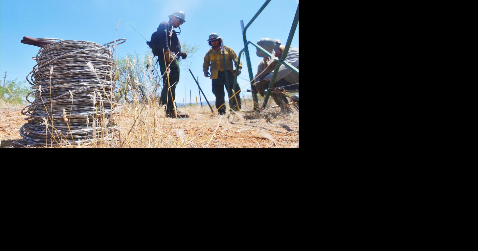 U.S. service crew mends vandalized fences | News | verdenews.com