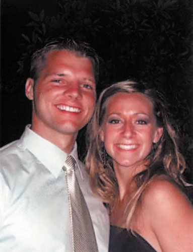 Martinez-Hustak Engagement | Celebrate | verdenews.com
