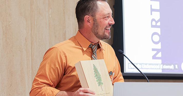 Elinski receives Champion Award | Features | verdenews.com