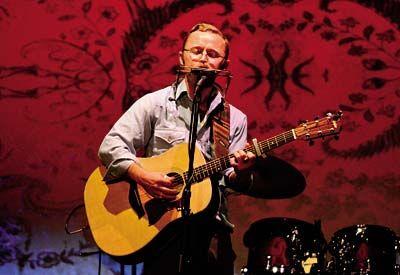 Brandon Decker performs at The Well Red Coyote | Music | verdenews.com