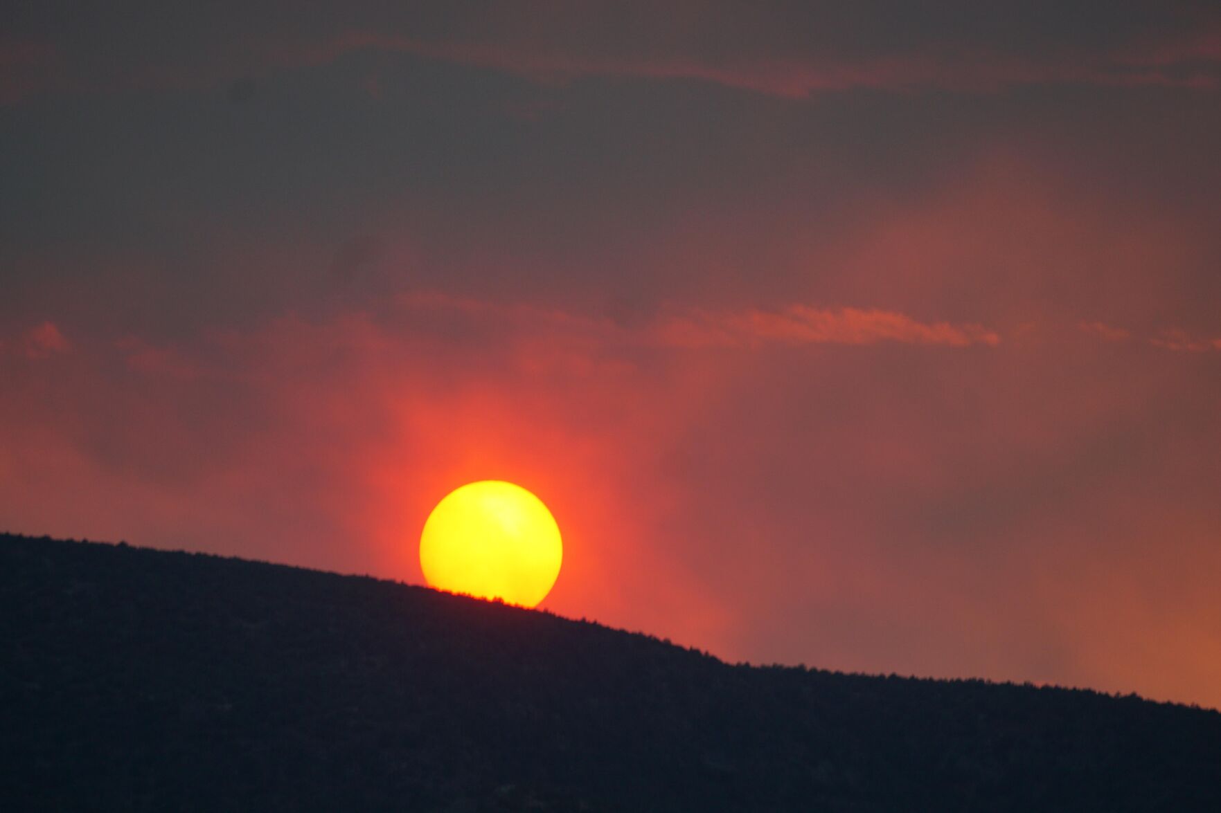 Brady Fire burns through 400 acres, forcing evacuations | Regional ...
