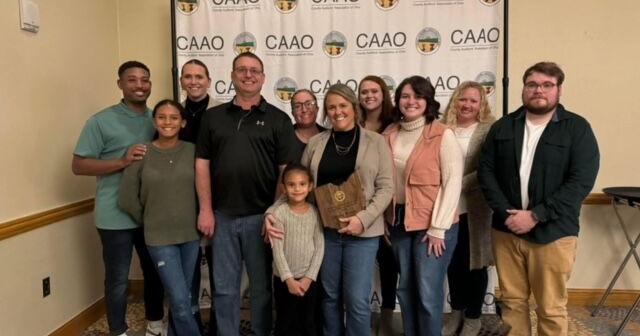 Vinton County Auditor wins prestigious award | Community | vintonjacksoncourier.com