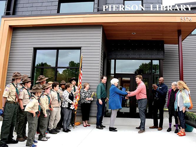 A grand opening | Local News | vtcng.com