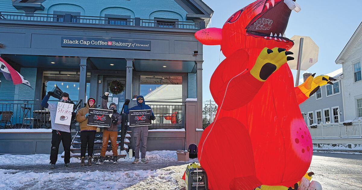 Protesters say shop closed to avoid union talks | Business News | vtcng.com