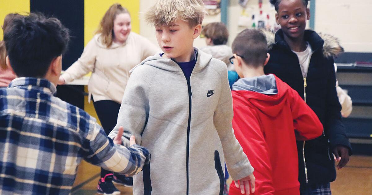 Wolcott school revives square dancing | Community | vtcng.com