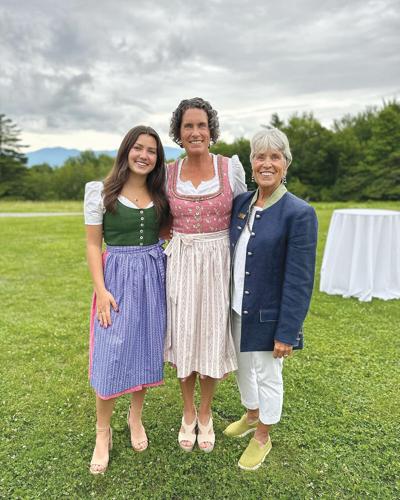 Three generations | Music | vtcng.com