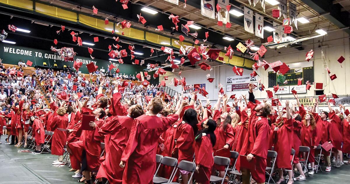 ‘Resist despair’ CVU graduation speaker says | School News | vtcng.com