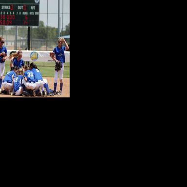 Robinson softball beats Elgin, advances to World Series