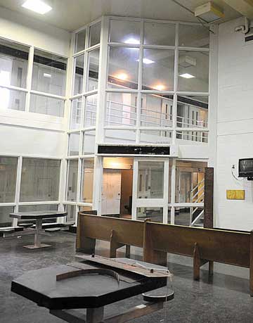 Officials say downtown Waco jail needs new roof before it can be reopened
