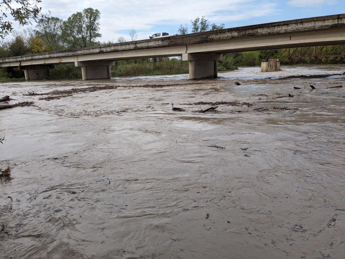 Heavy rain upstream of Waco pushes North Bosque toward flood