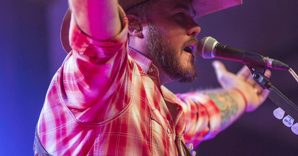 Country singer Josh Ward continues hot streak burning up the charts