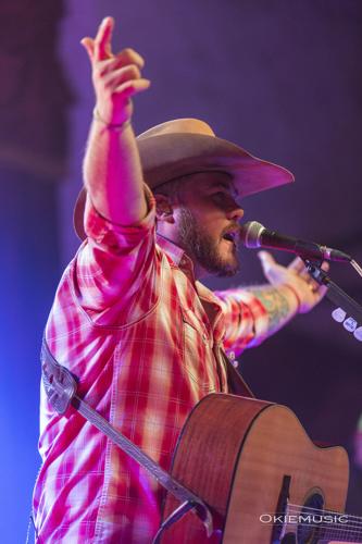 Country singer Josh Ward continues hot streak burning up the charts