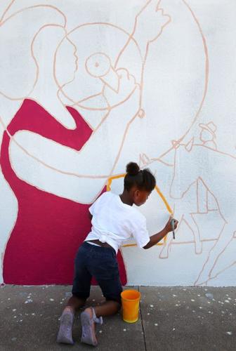 East Waco mural takes shape with help from public