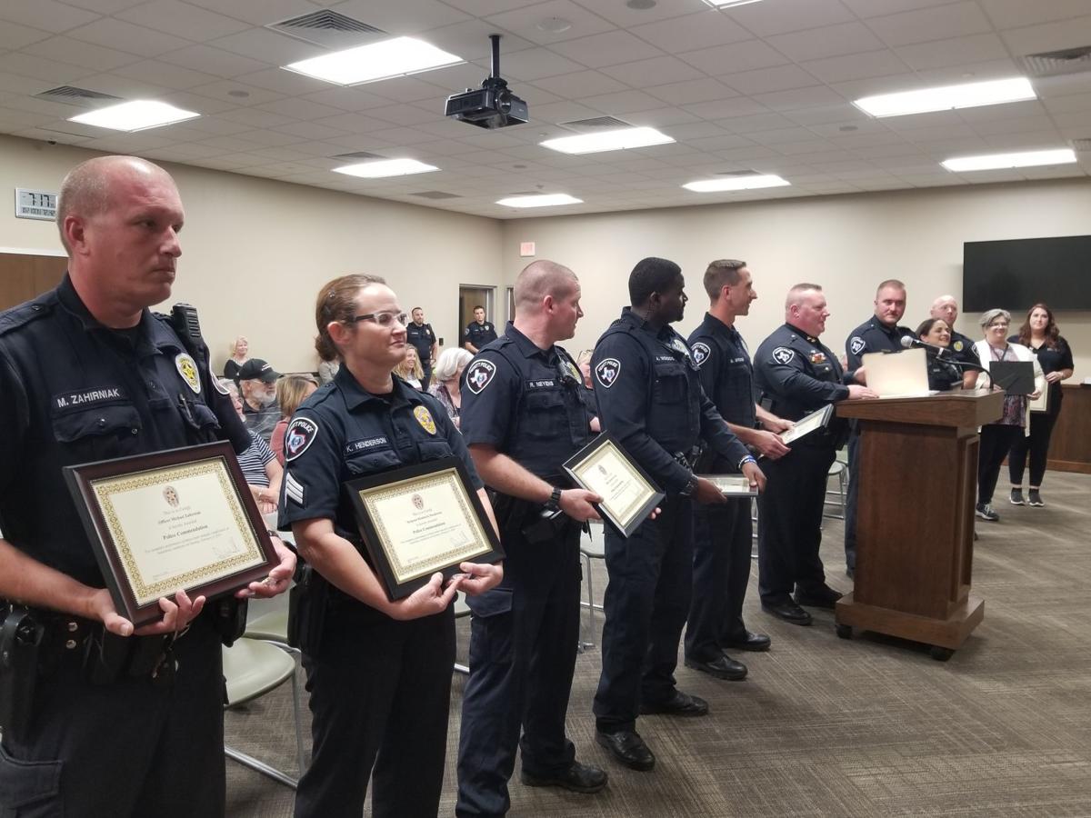 City council recognizes heroic effort in Hewitt bank robbery
