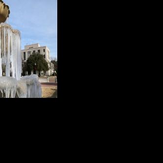 Frozen downtown Waco fountain undamaged, city officials say