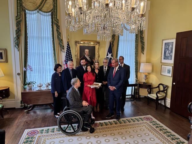 Pat Curry sworn in for Texas House 56 by Gov. Greg Abbott