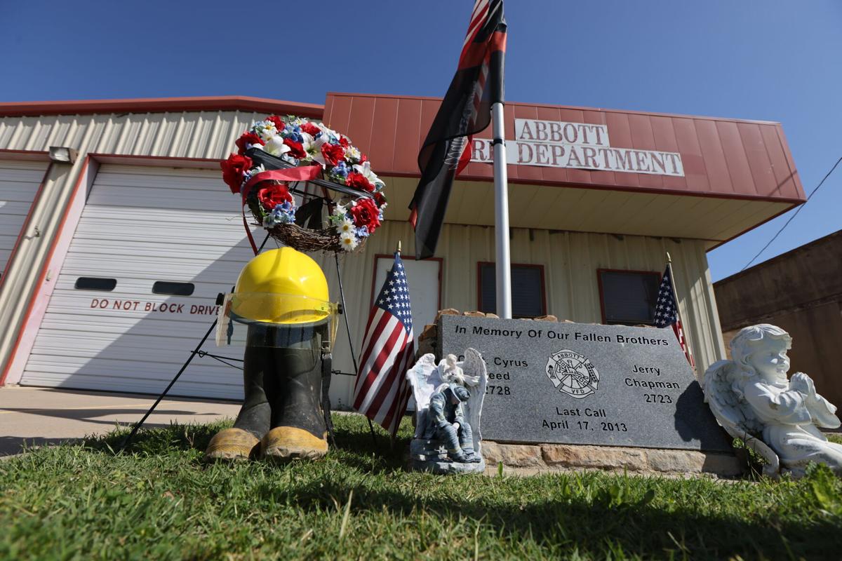 Services set for Abbott firefighter killed in I-35 response