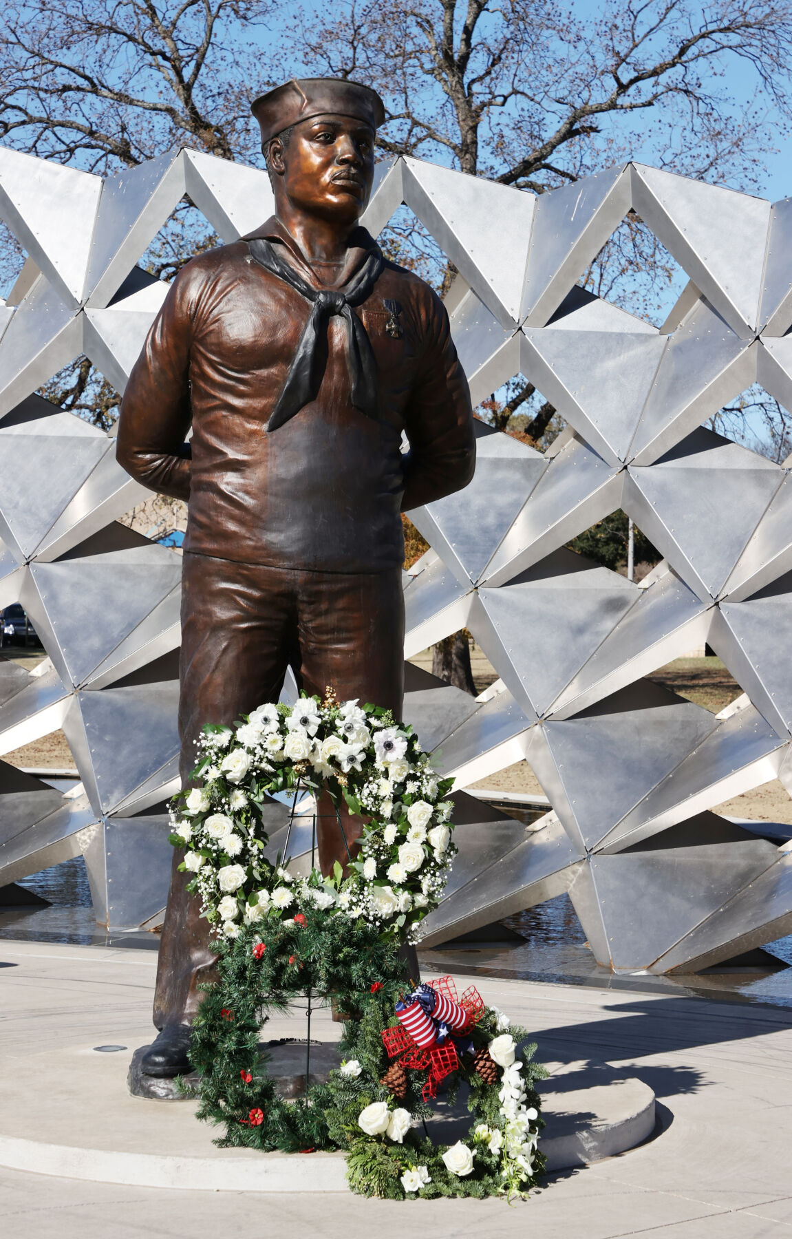 Doris Miller, hero of Pearl Harbor 'day that will live in infamy ...